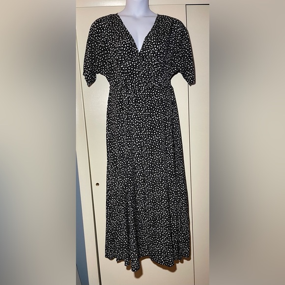 SHEIN | Dresses | Short Sleeve Maxi Dress Black And White Hearts High ...